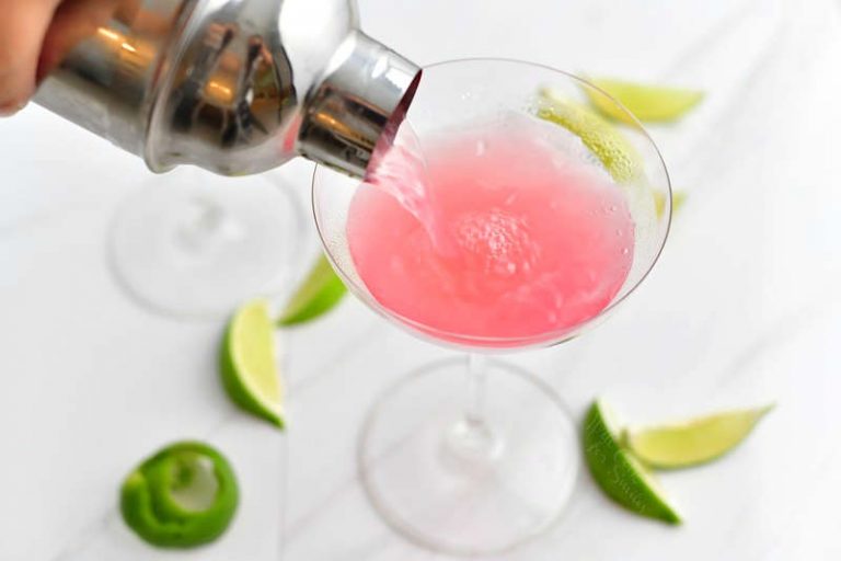 The Perfect Cosmopolitan Cocktail - Learn How To Make This Classic Cocktail