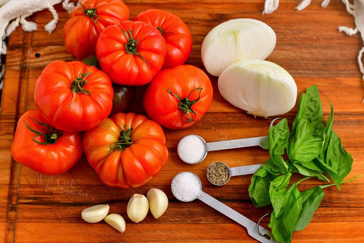 Pomodoro Sauce - Classic Italian Tomato Sauce with Simple Ingredients