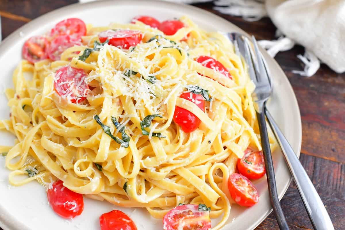 Pasta with Garlic Parmesan Cream Sauce, Tomatoes, and Basil