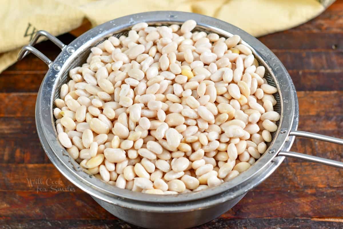 White Bean Soup - Hearty Italian Style White Bean Soup