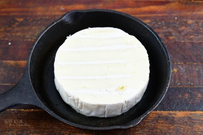 Easy Baked Brie In A Skillet