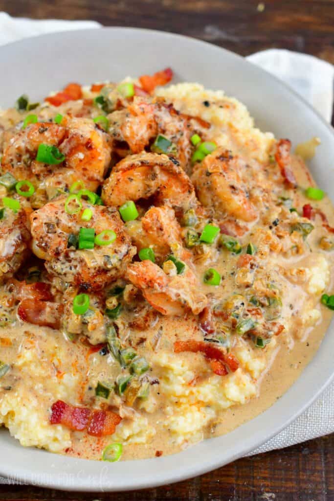 Cajun Shrimp and Grits (Cheesy Grits)