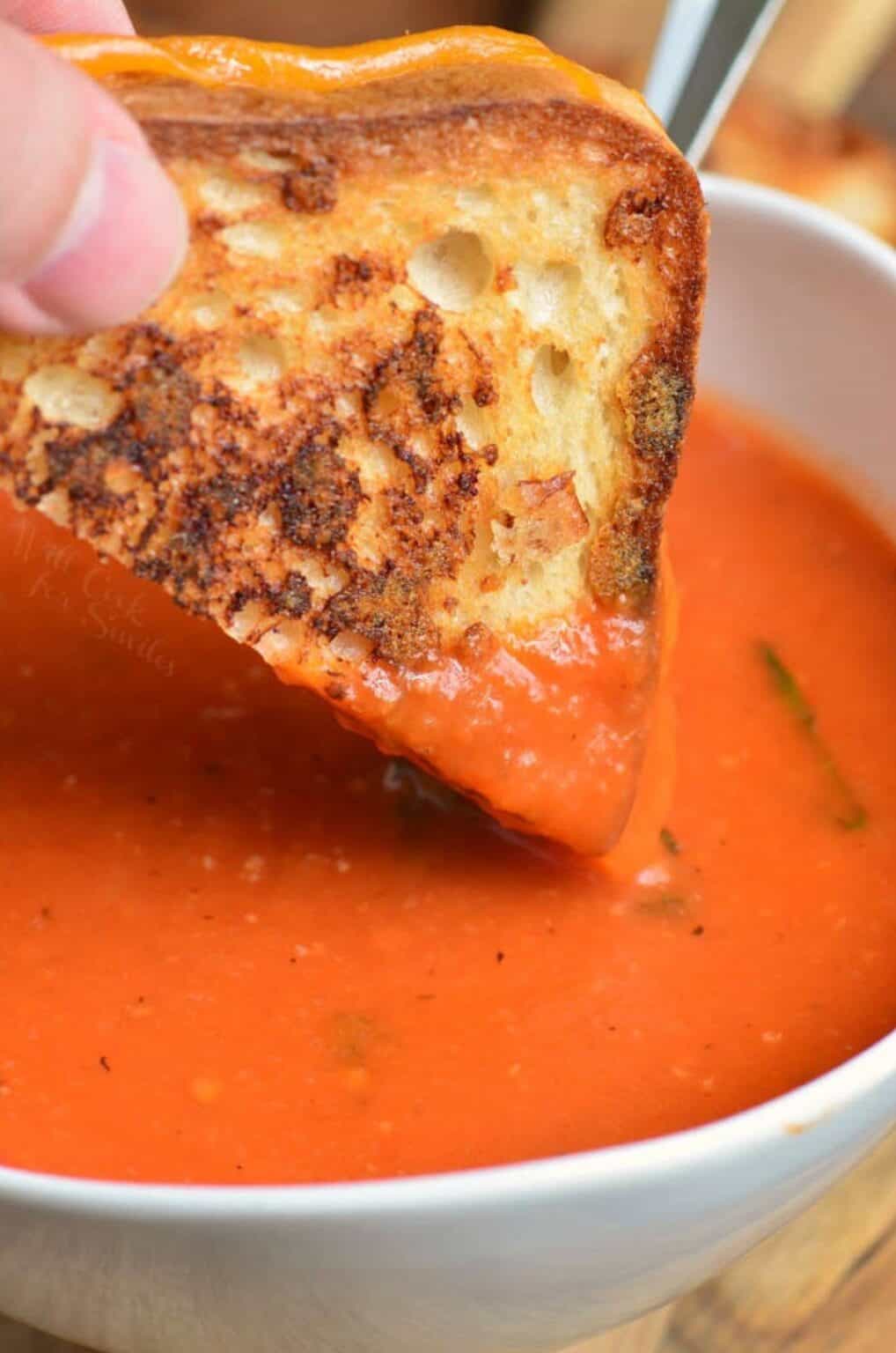 Tomato Basil Soup - Easy Homemade Tomato Soup